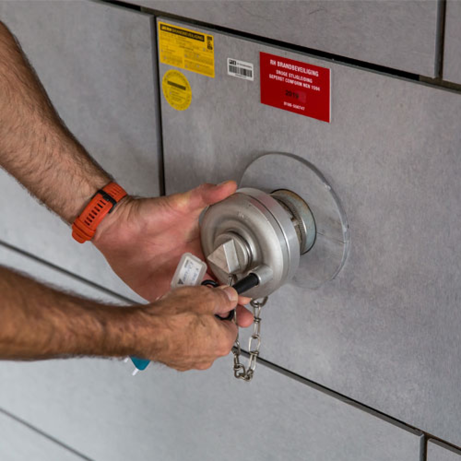 Afpersen droge blusleiding NEN 1594 | Brandblussershop